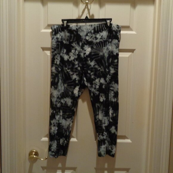 NOBO | Pants & Jumpsuits | 3x Nobo Black And White Floral Leggings Soft ...
